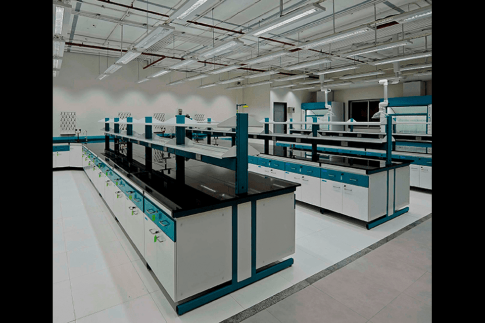 Flexis C-Frame Modular Lab Furniture: Versatile & Ergonomic | LabGuard